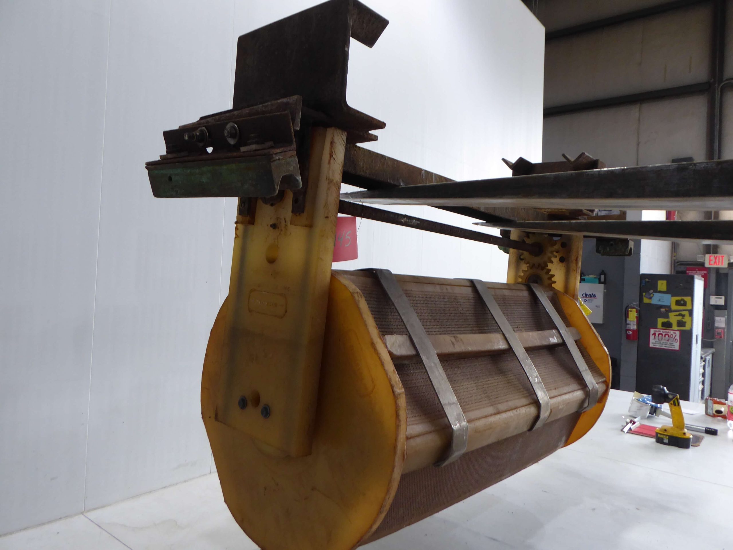 Singleton Poly-Pro Construction 18" x 36" Barrel B2145