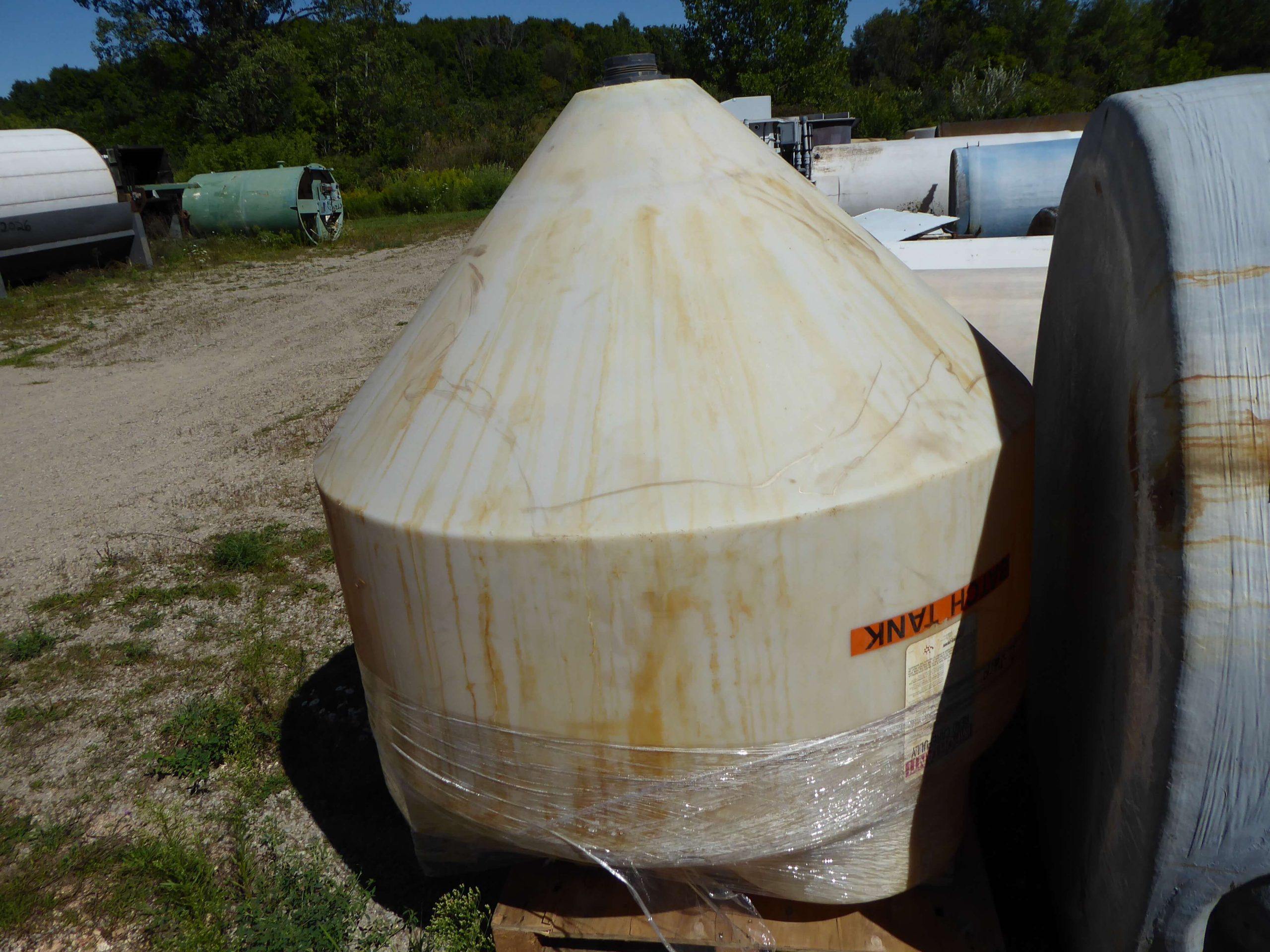 400 Gallon Poly Round Tank CT2816 - Lanco Corporation | Used Industrial ...
