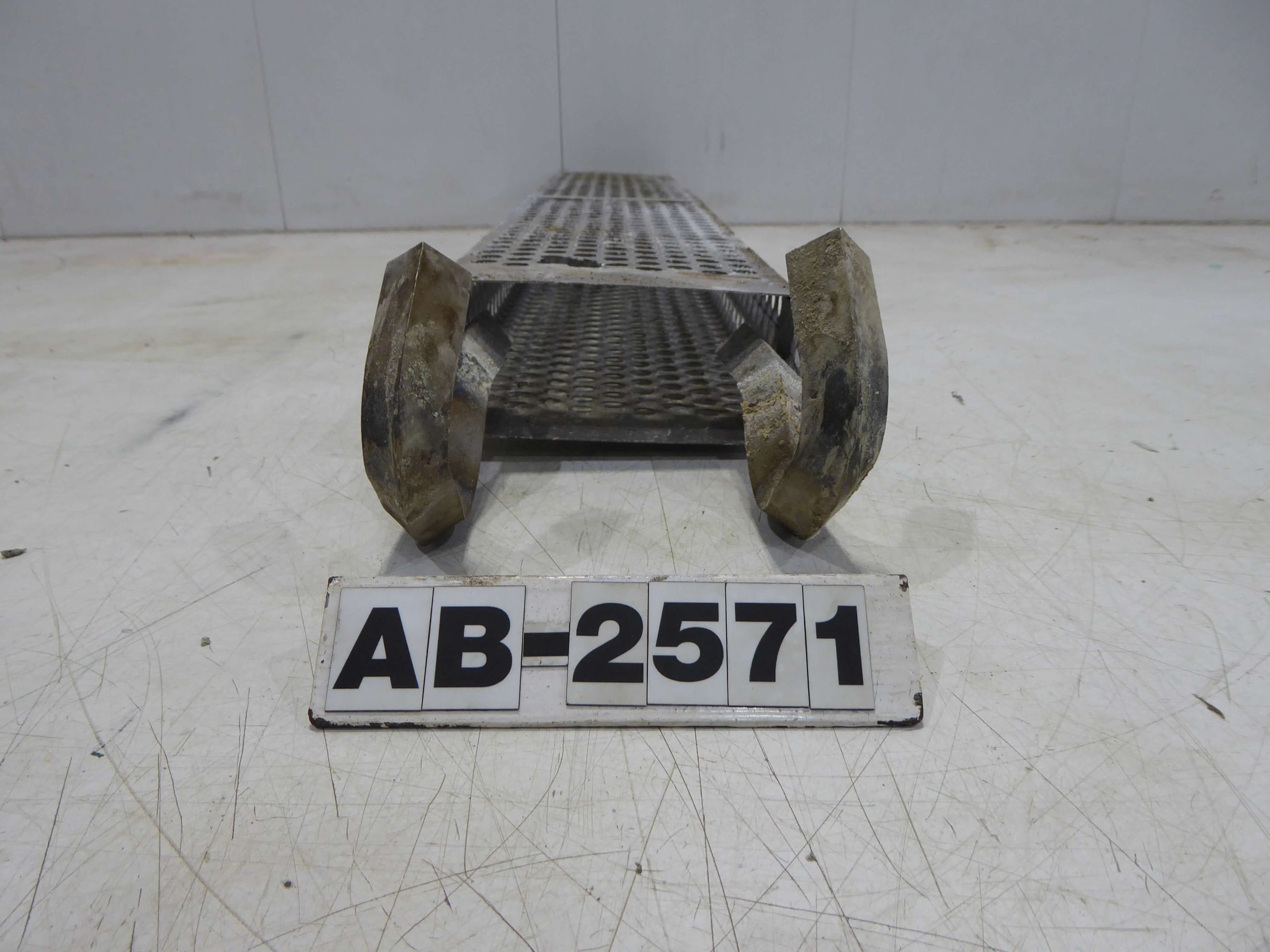 Titanium 36"L x 2.5"W x 6"H Andoe Baskets AB2571 - Lanco Corporation ...