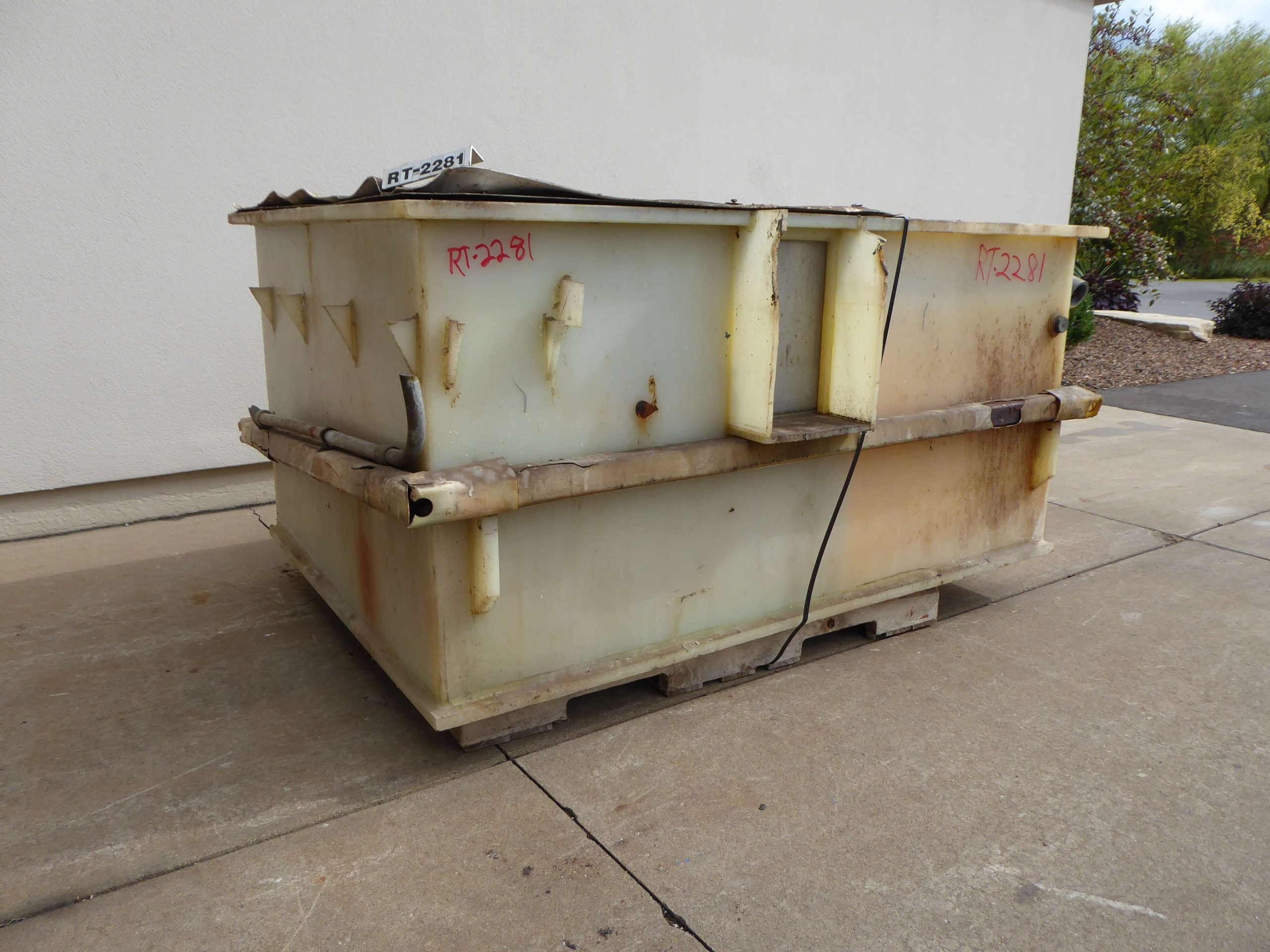 340 Gallon Poly Rectangular Tank RT2281