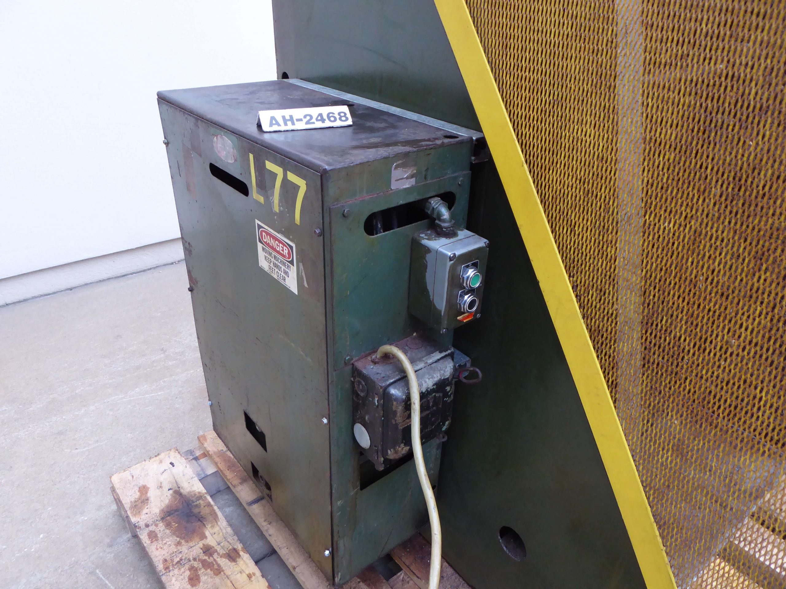 Tubar 2000 lb. Capacity Automatic Dumper AH2468