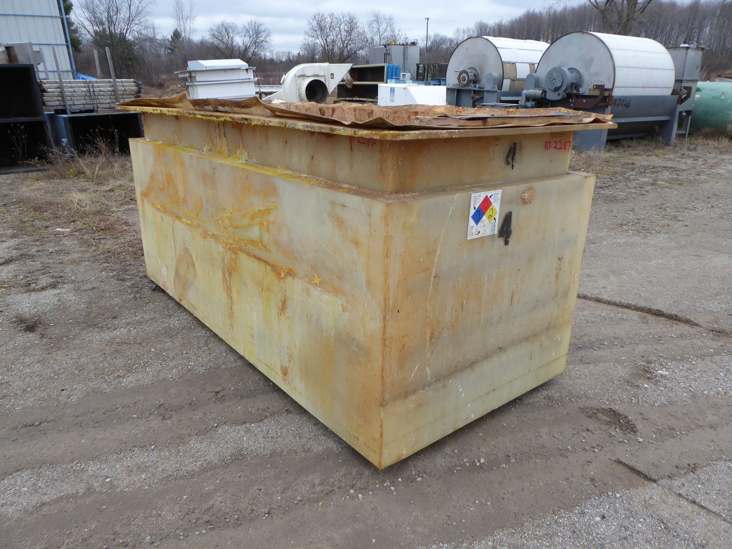 1400 Gallon Poly Rectangular Tank RT2287 - Lanco Corporation | Used ...