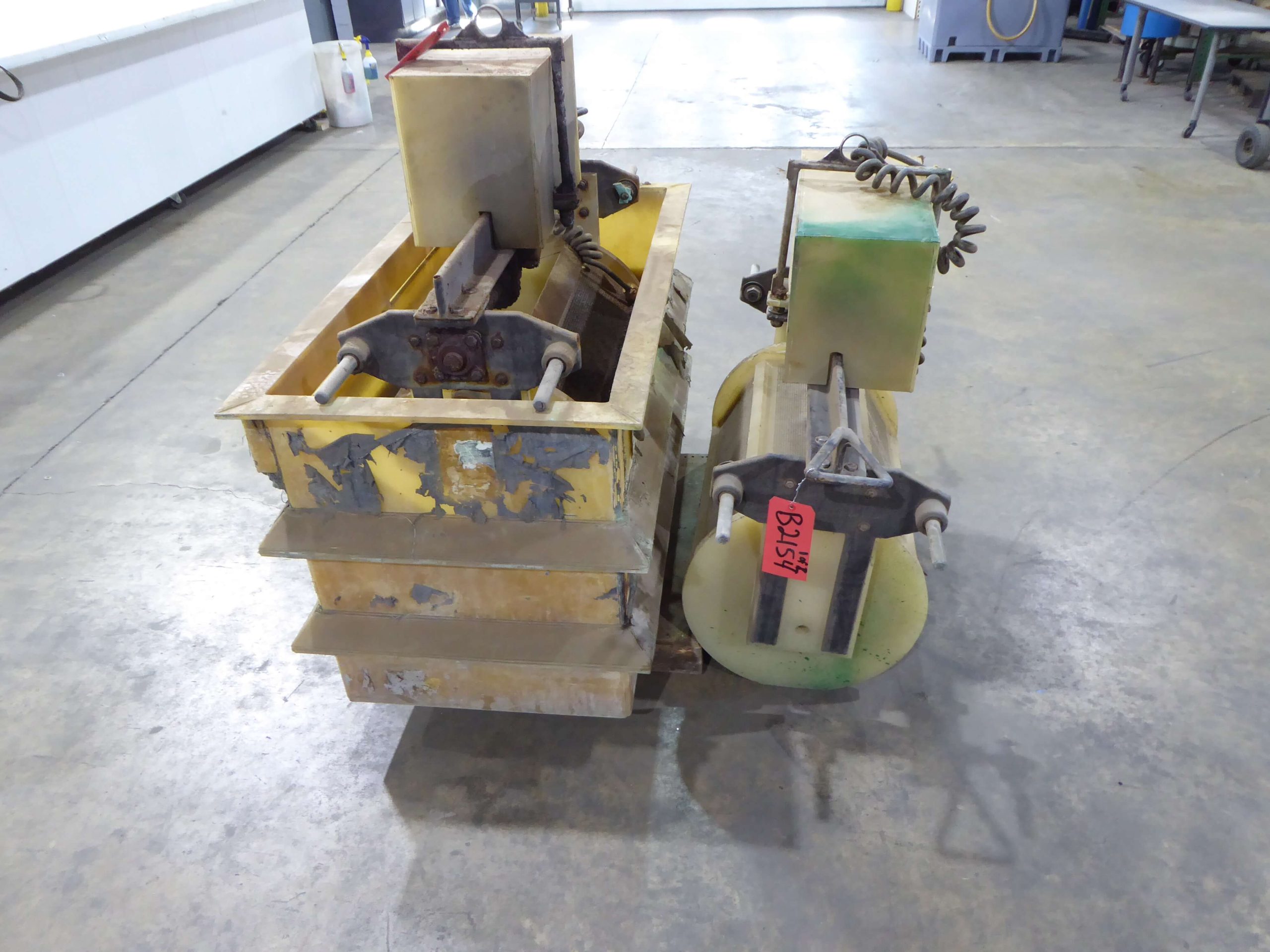 Poly 16" x 30" (1) Poly Tank with Bands & (2) Barrels with Motors B2154 ...