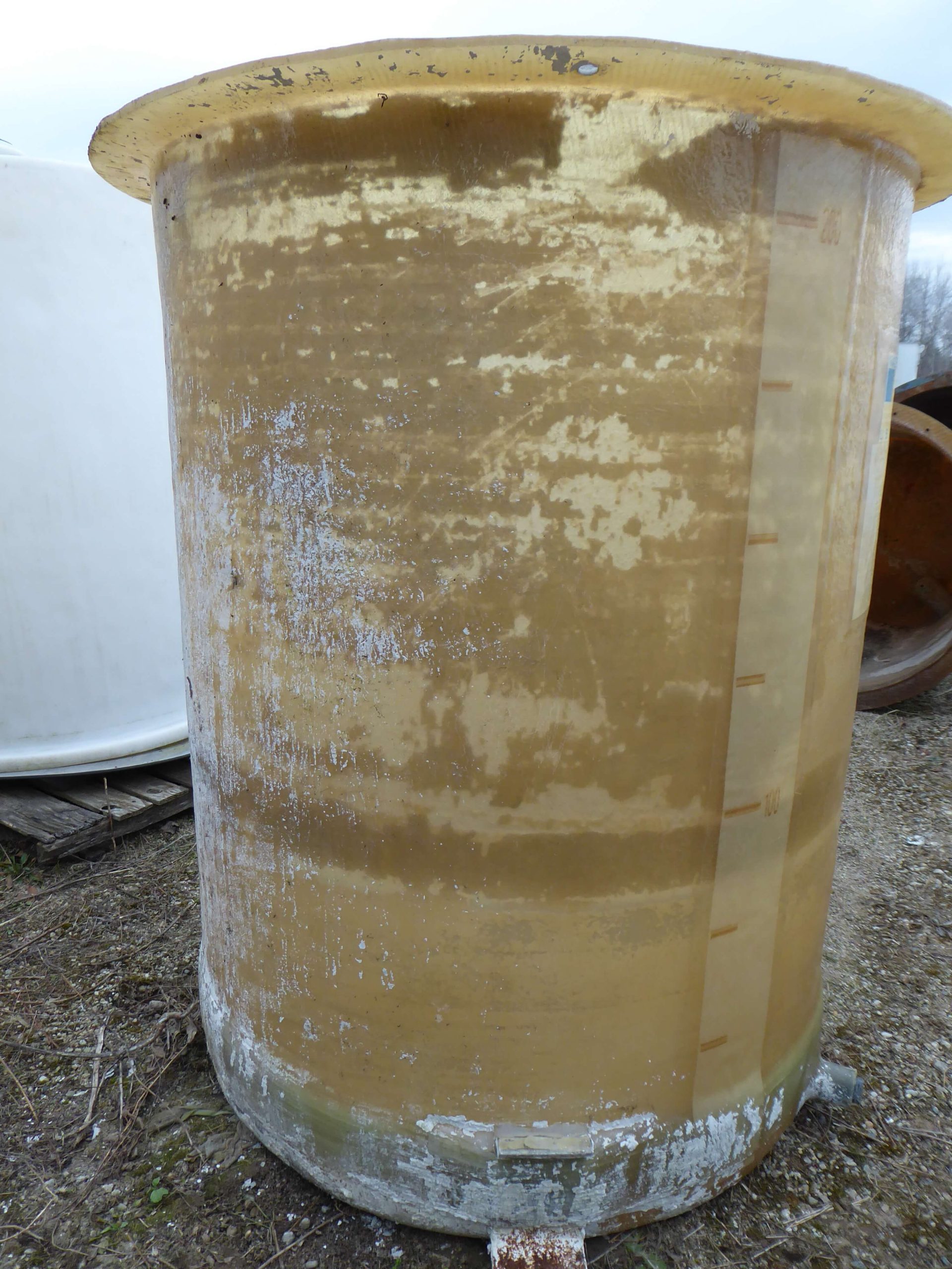 210 Gallon Fiberglass Round Tank CT2847 - Lanco Corporation | Used ...