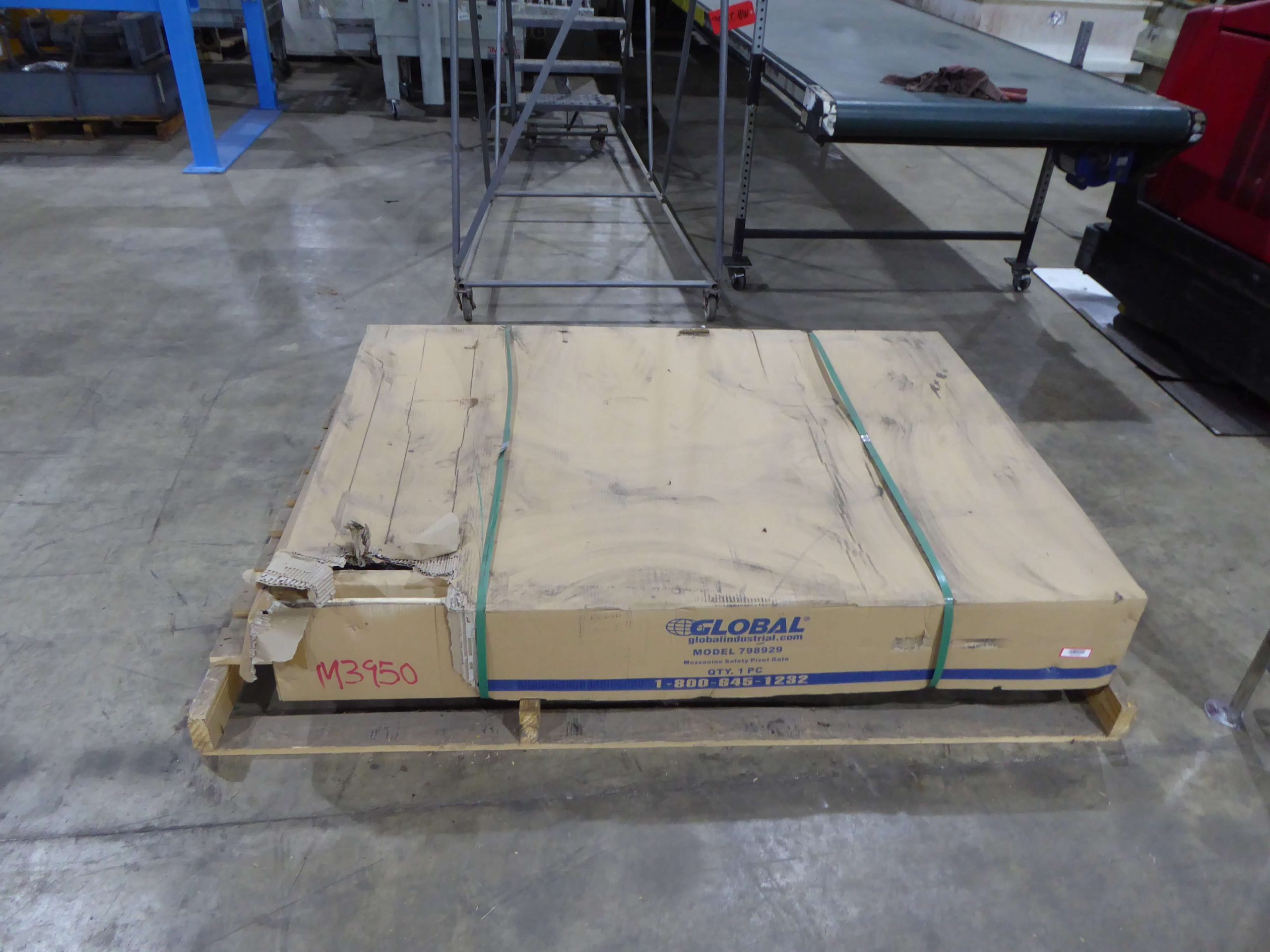 Global Industrial Model 798929 Mezzanine Safety Pivot Gate M3950