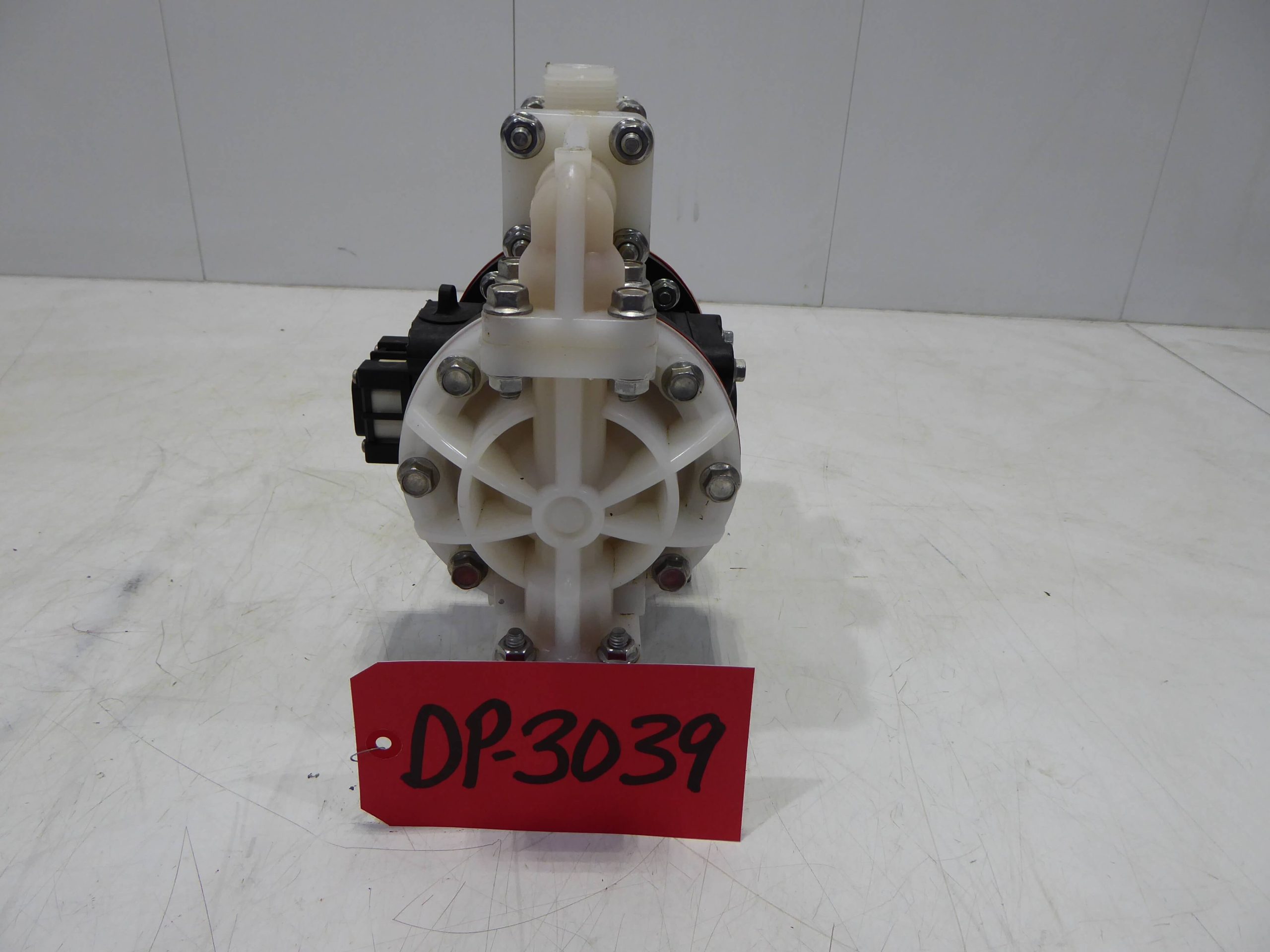 Sandpiper Poly .50" Inlet .50" Outlet Diaphragm Pump DP3039