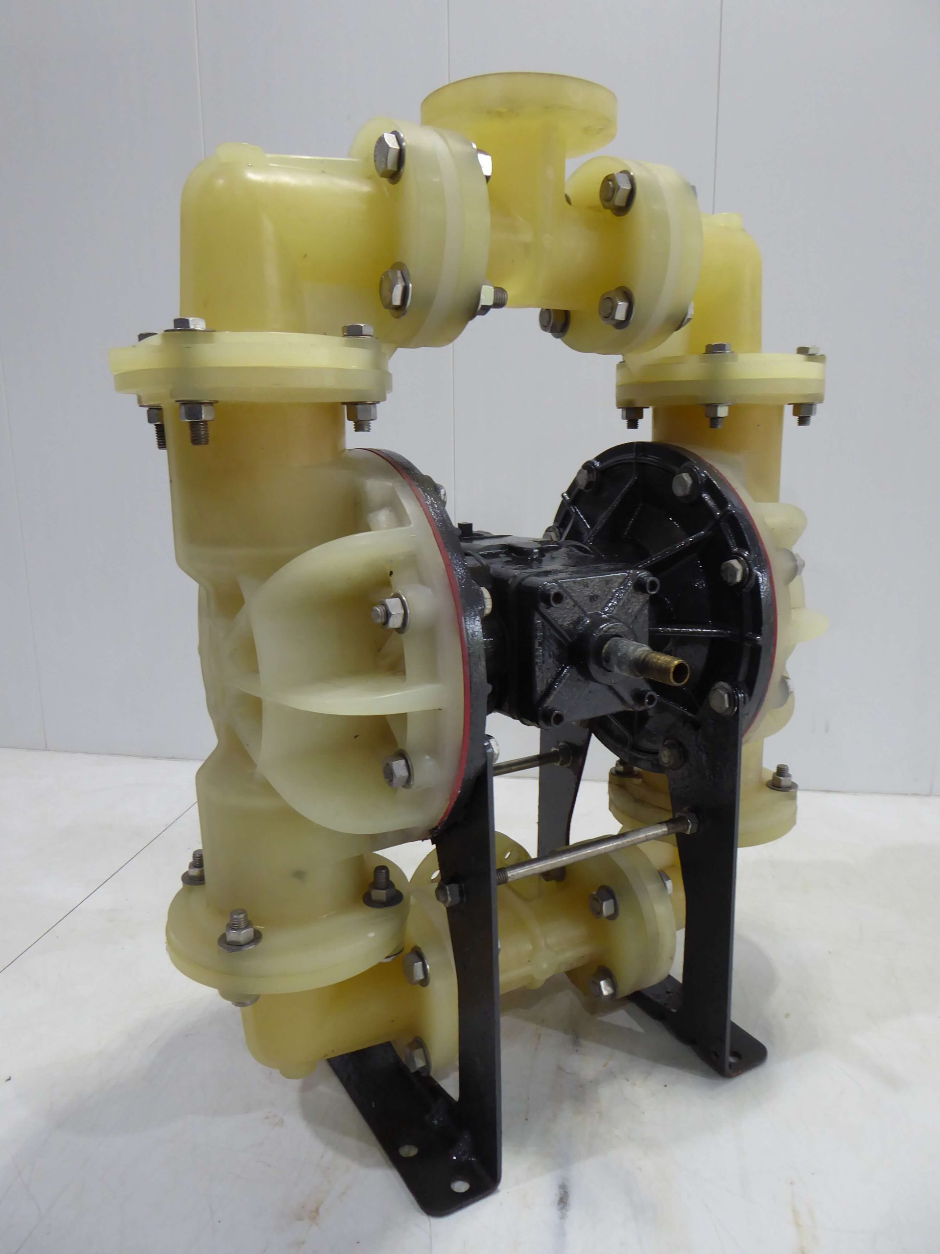 Sandpiper Poly 2" Inlet 2" Outlet Diaphragm Pump DP3044