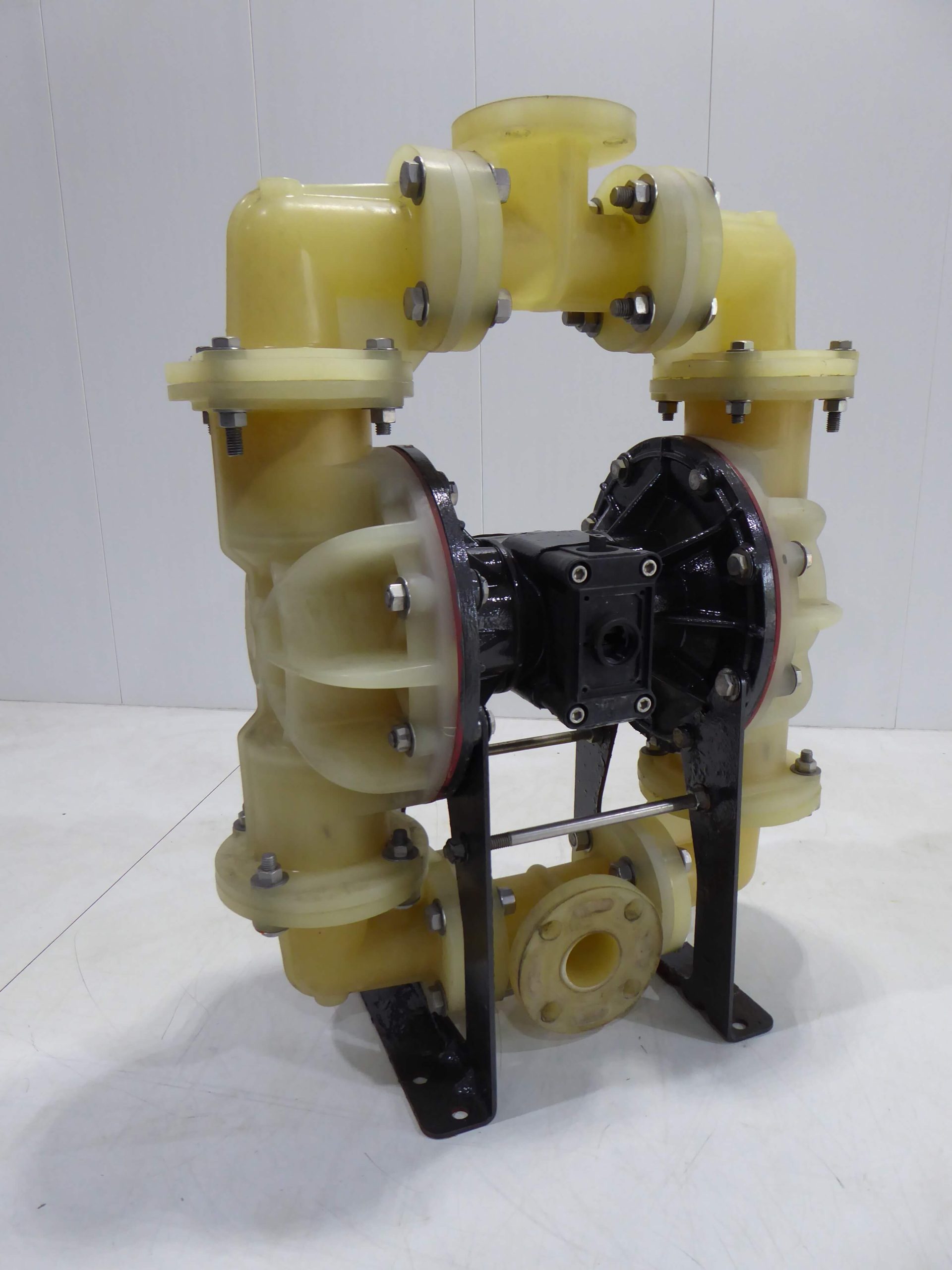 Sandpiper Poly 2" Inlet 2" Outlet Diaphragm Pump DP3044