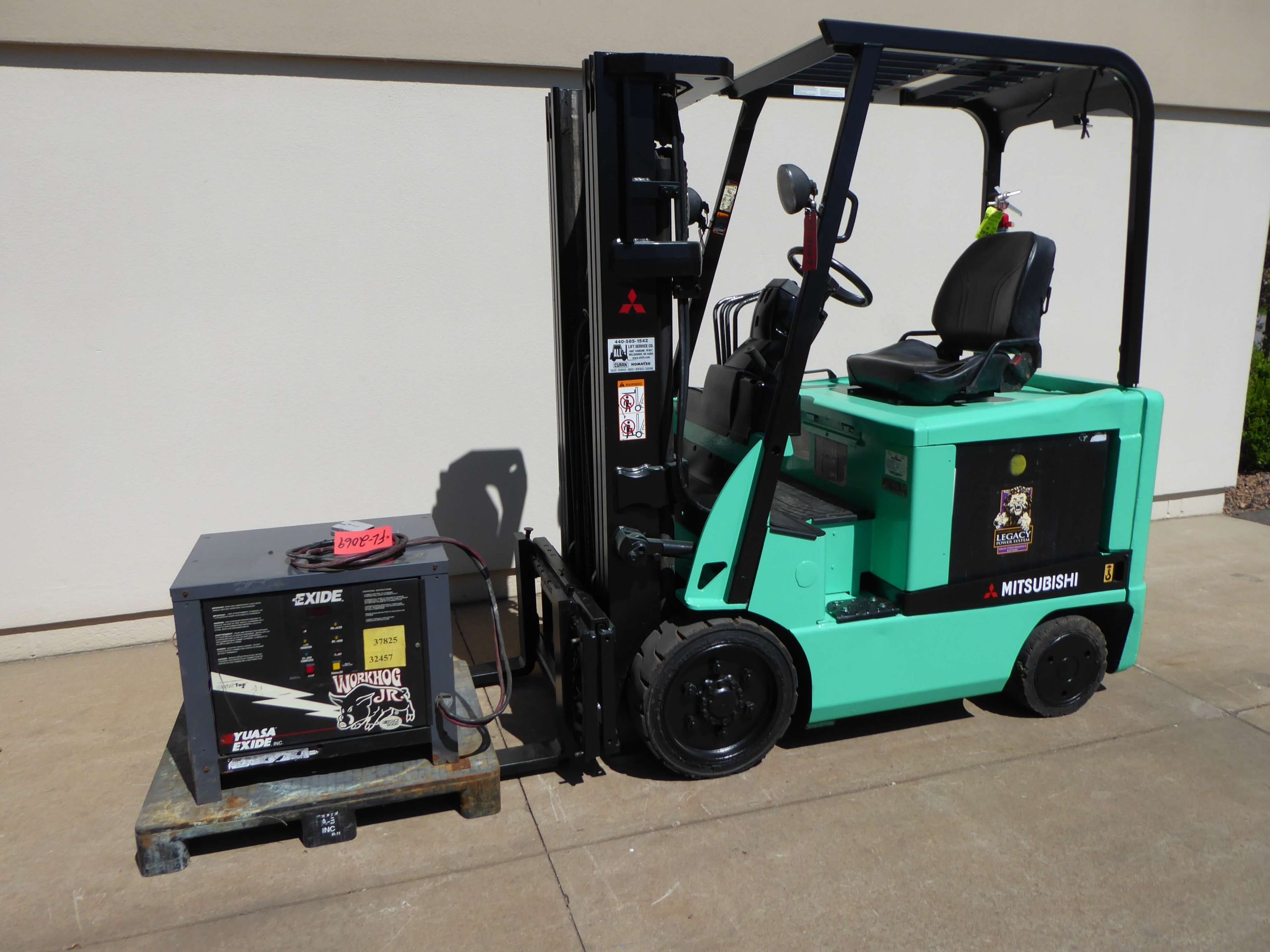 Mitsubishi 5,000 lbs Capacity Model FBC25N Electric Fork Lift FL2069 ...