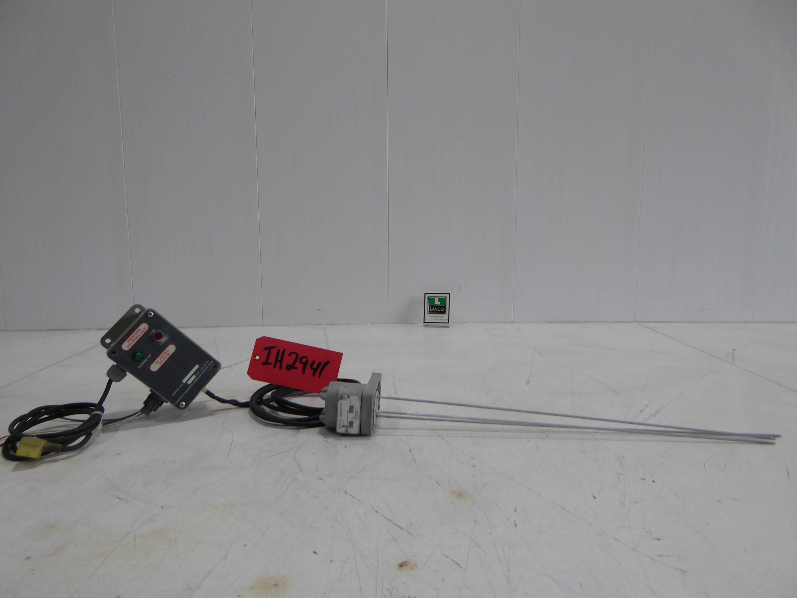 Process Technology 24"L Liquid Level Controller IH2941 - Lanco ...