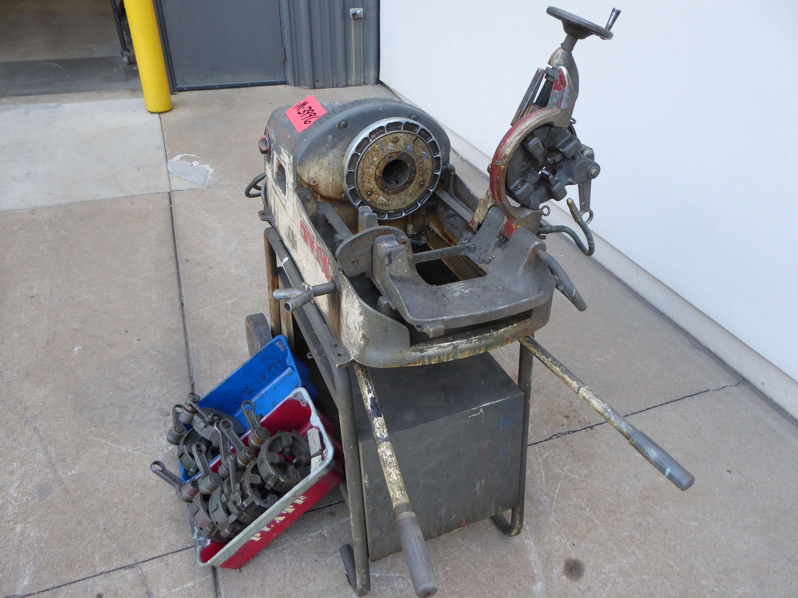 Toledo Beaver Model SOM Pipe Bolt Threader M3996 Lanco Corporation Used Industrial Equipment