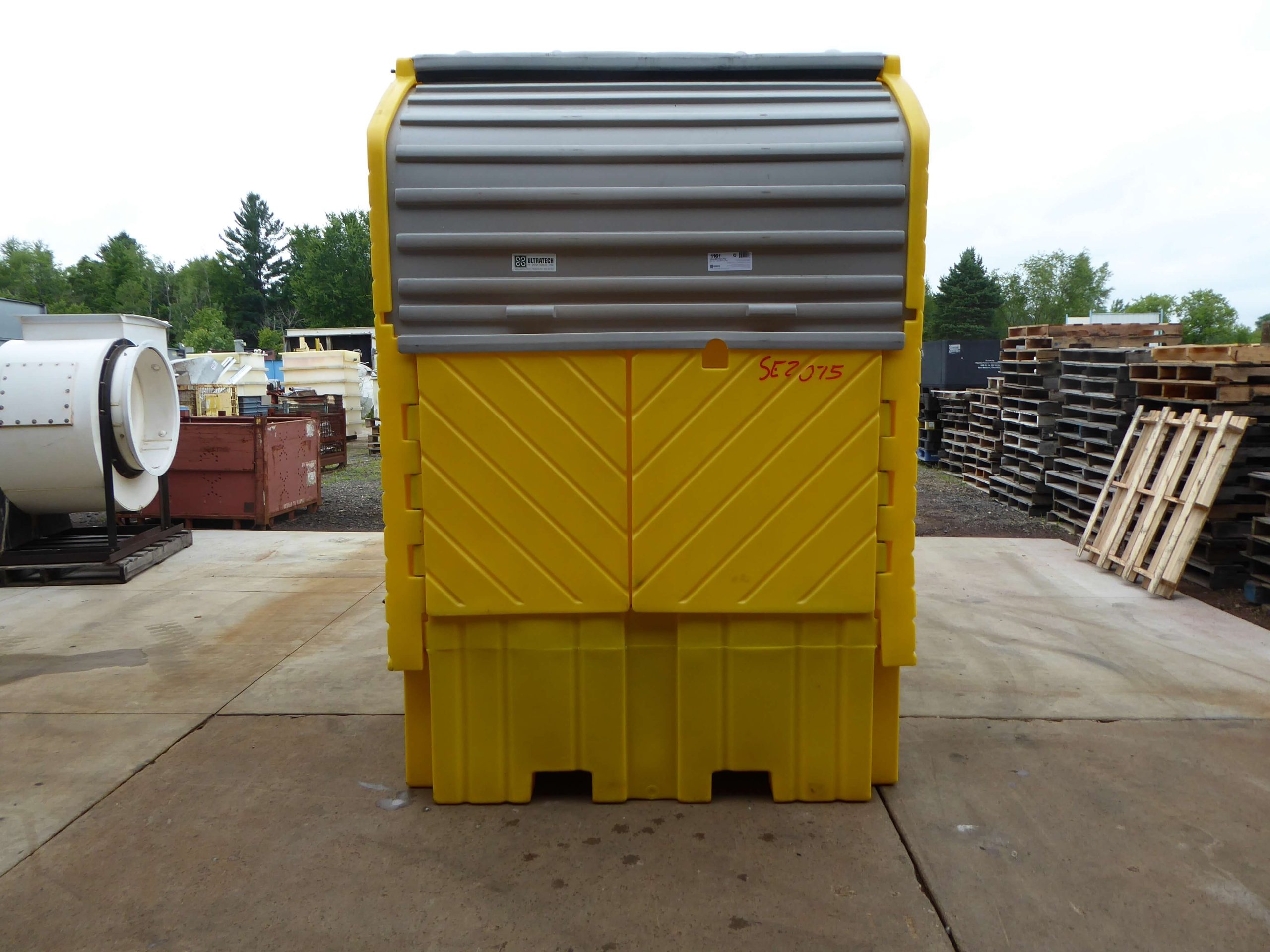 Ultratech Single IBC Hard Top Spill Pallet with Drain SE2078 - Lanco ...