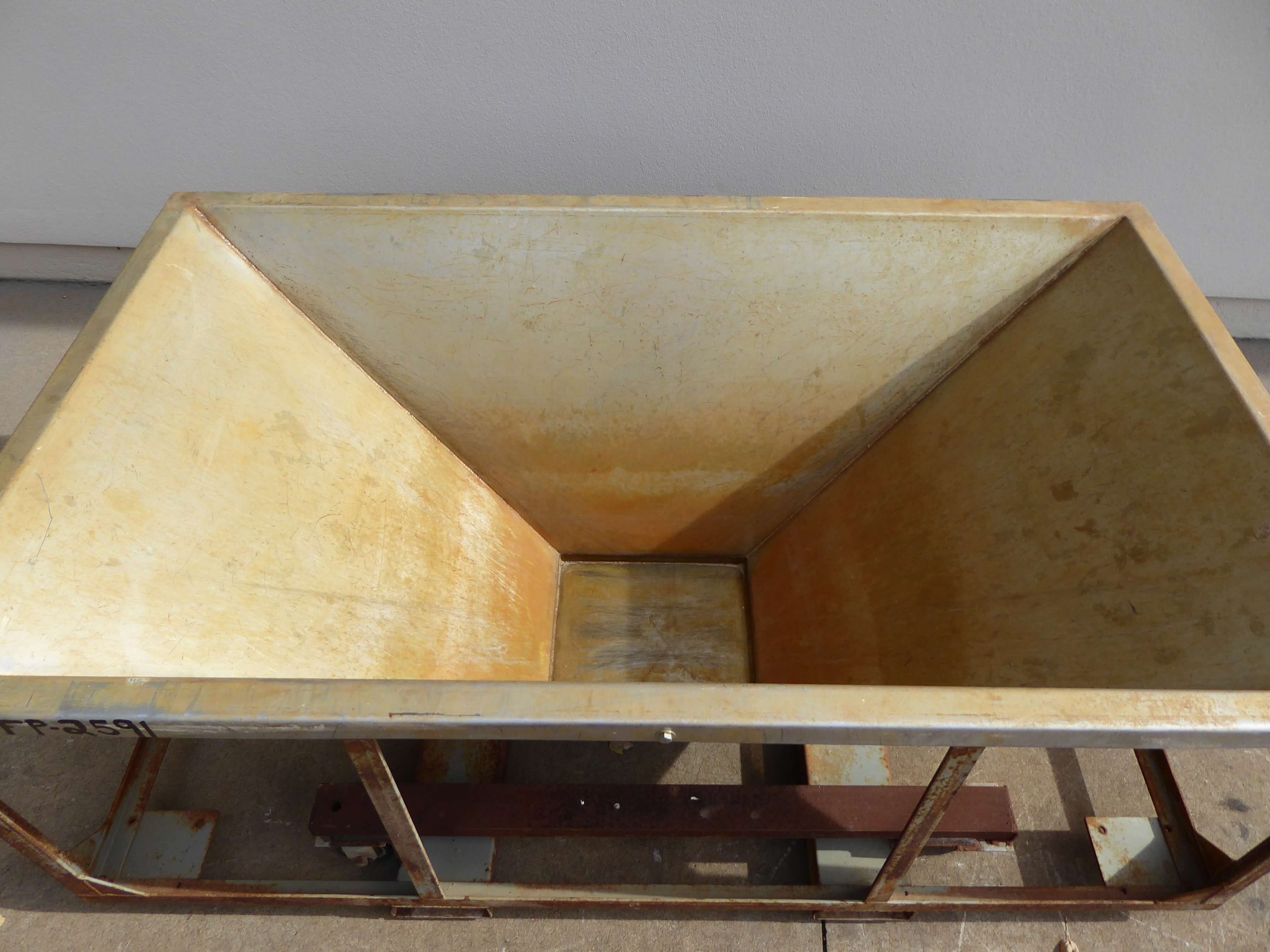 8 Cu' Non-Dumping Sludge Hopper FP2591 - Lanco Corporation | Used ...