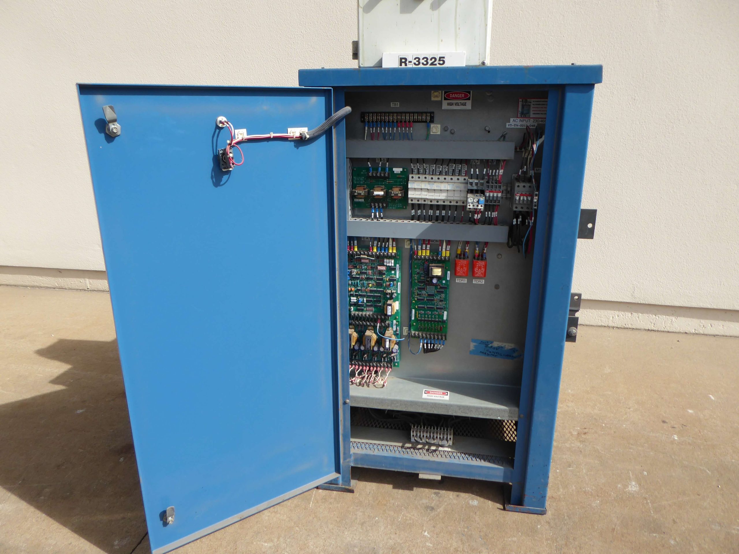 1000 Amp Dynapower 12 Volt Rectifier R3325