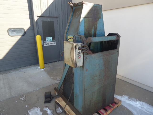 Hercules 2000 lb. Capacity Automatic Dumper AH2479