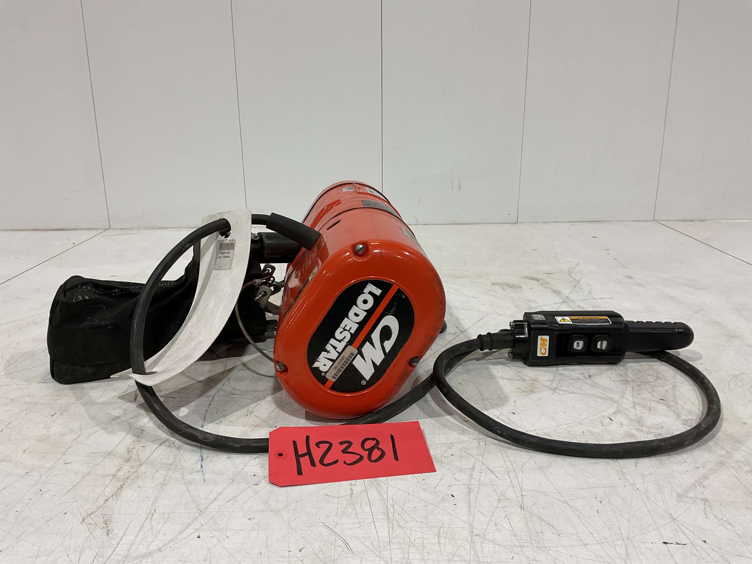 CM .50 Ton Chain Hoist H2381 - Lanco Corporation | Used Industrial ...