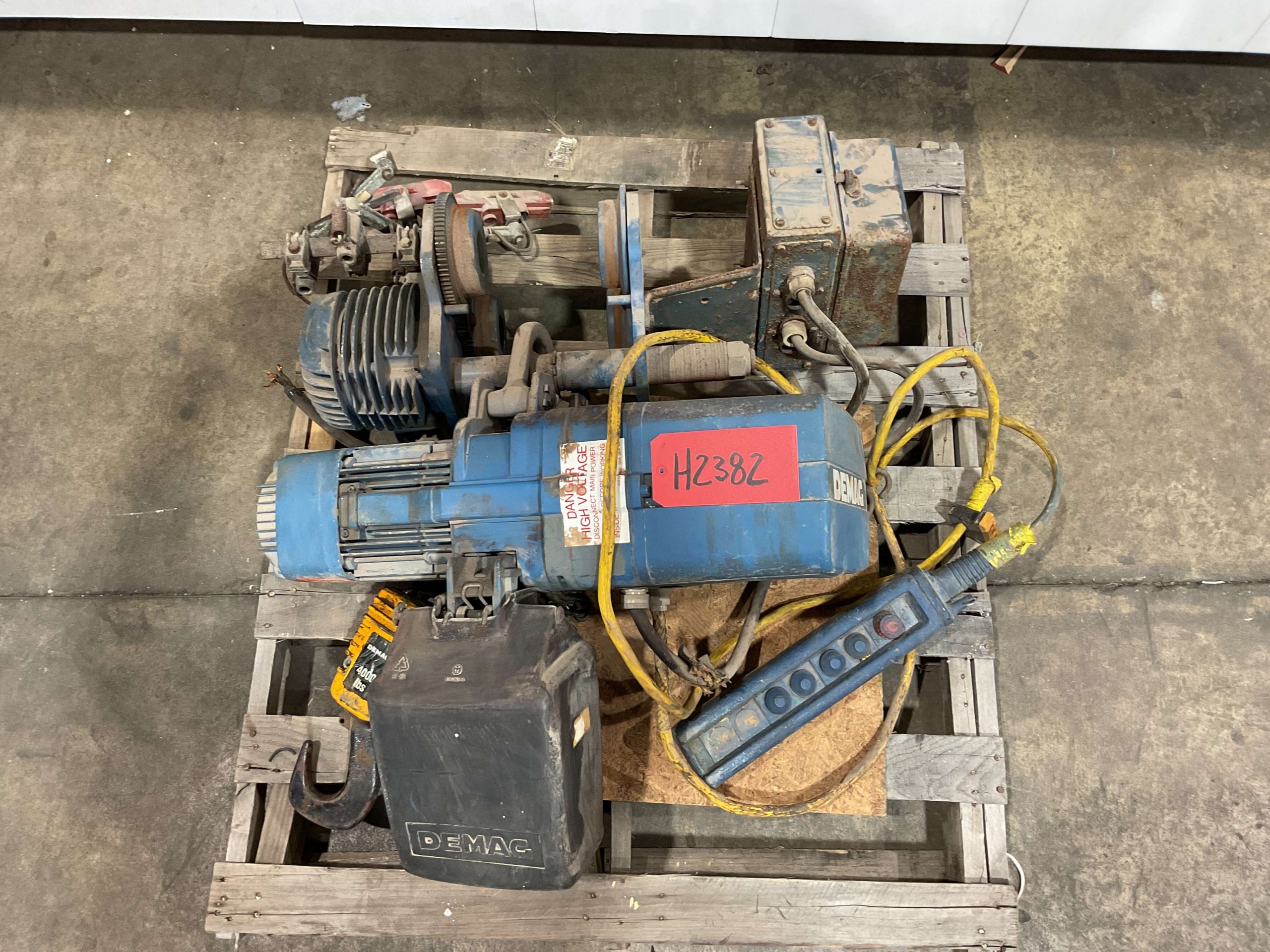 Demag 2 Ton Chain Hoist H2382 - Lanco Corporation | Used Industrial ...