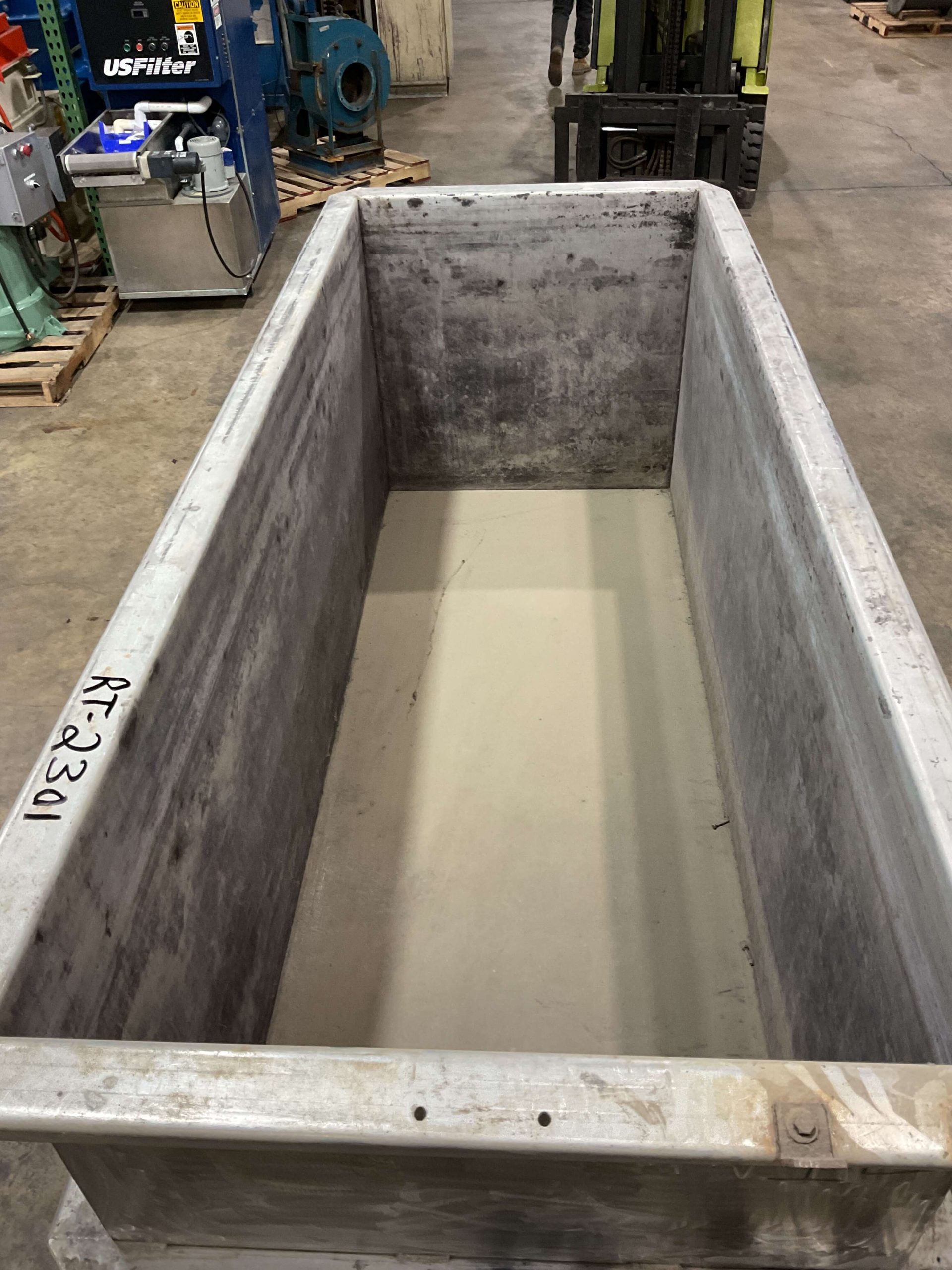540 Gallon Stainless Steel Rectangular Tank RT2301 - Lanco Corporation ...