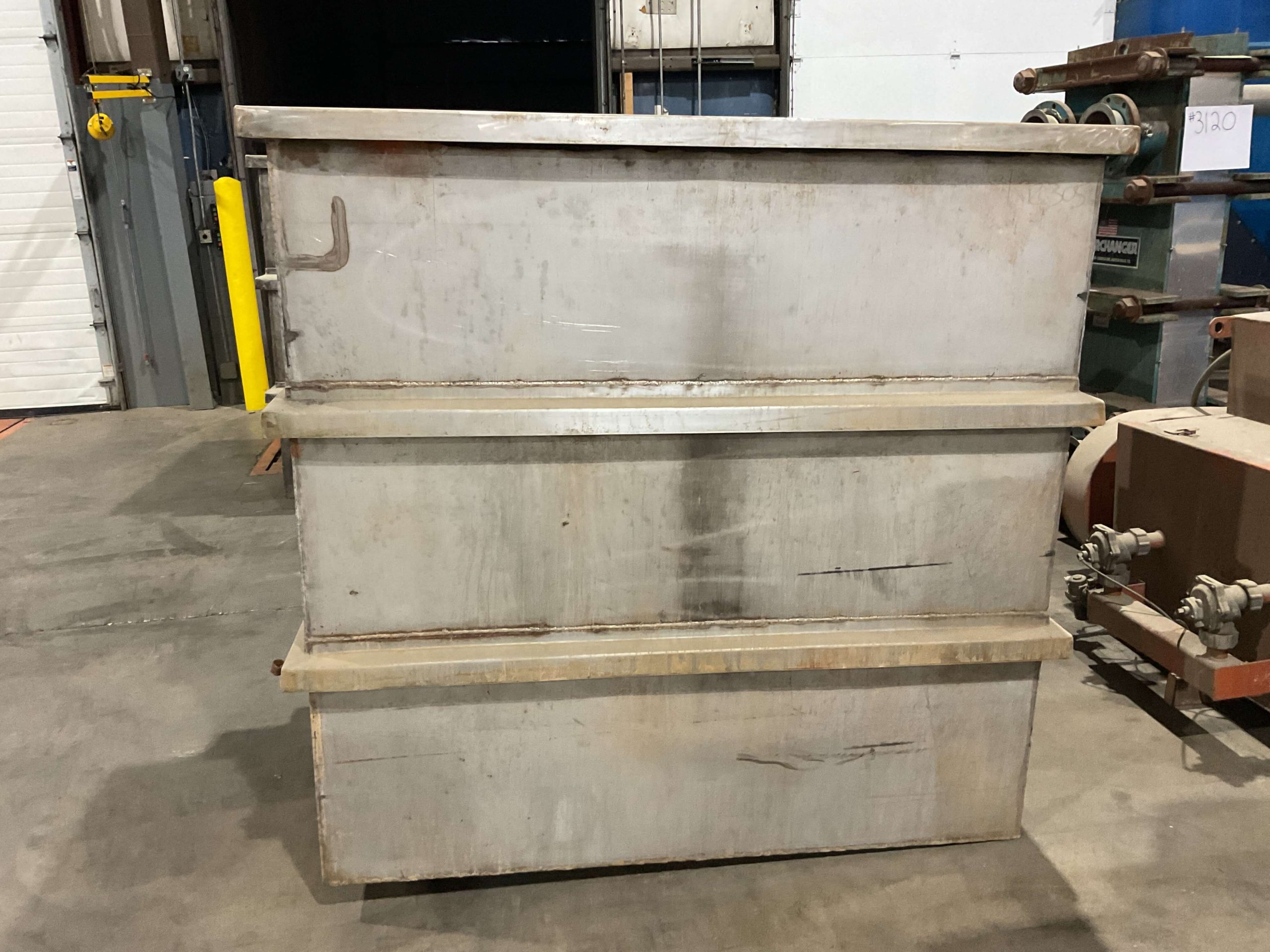 625 Gallon Stainless Steel Rectangular Tank RT2305