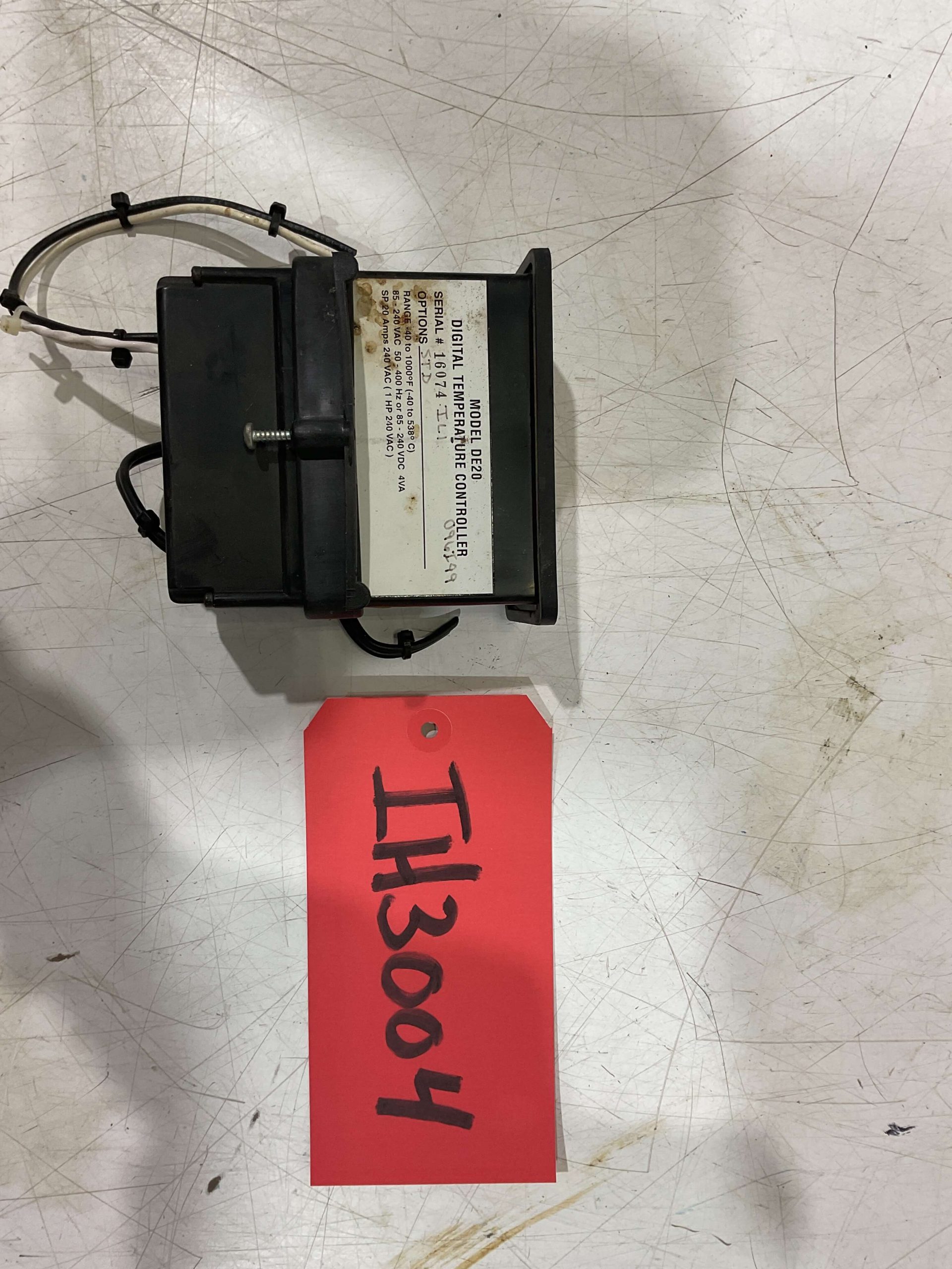 Process Technology DE20 Temperature Controller IH3004 - Lanco ...