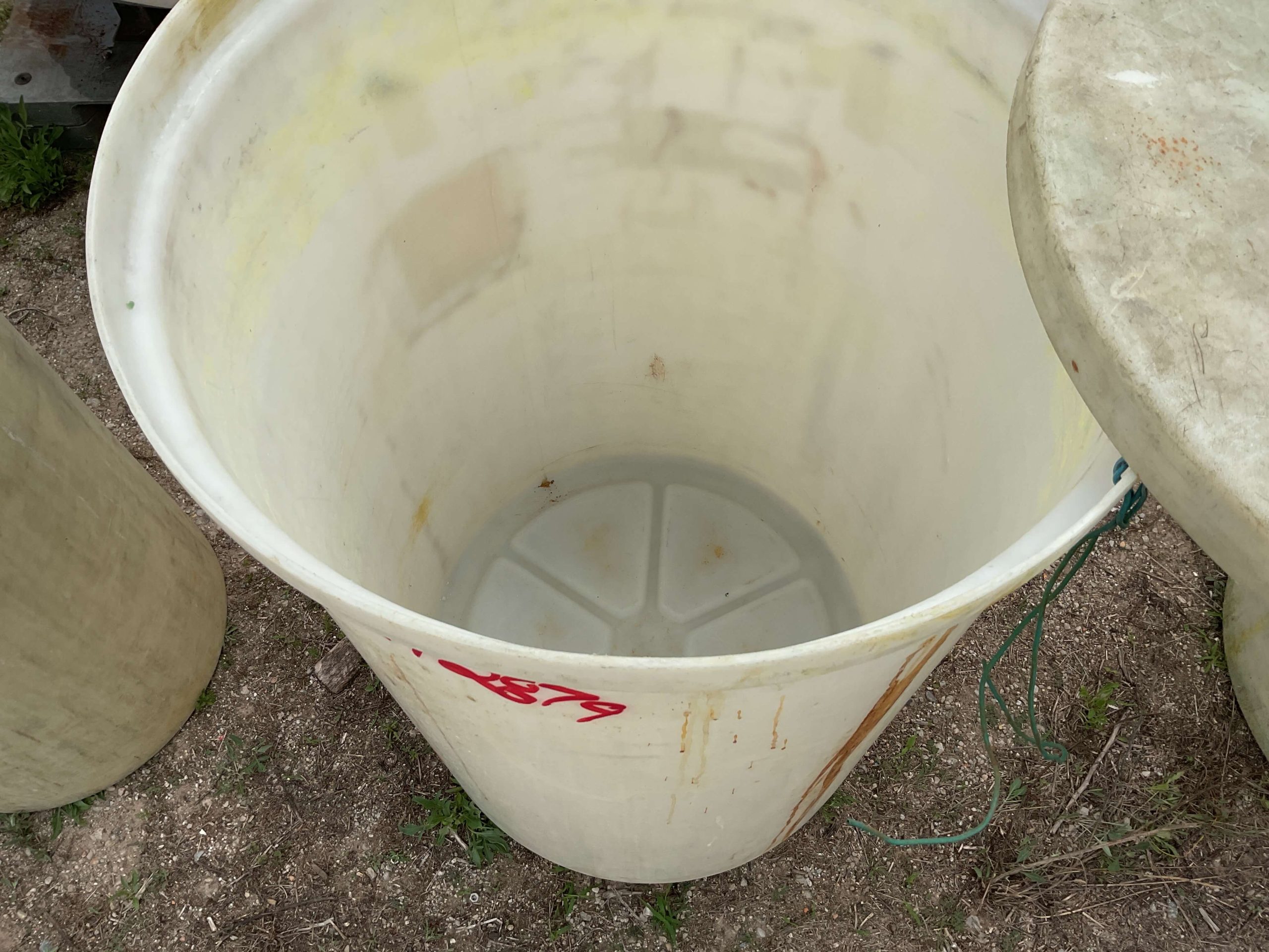 110 Gallon Poly Round Tank CT2879 - Lanco Corporation | Used Industrial ...