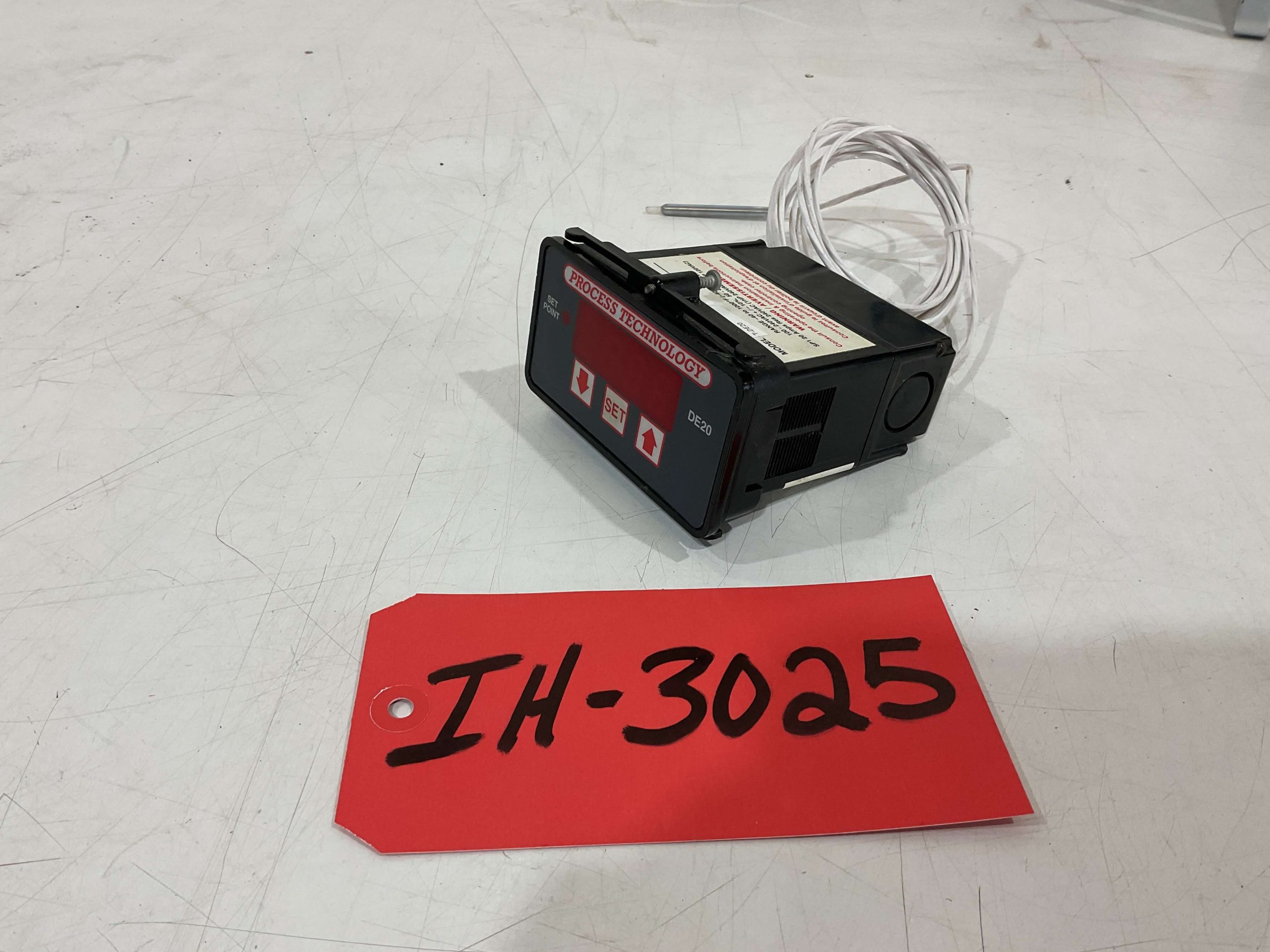 Process Technology T-DE20 Temperature Controller IH3025 - Lanco ...